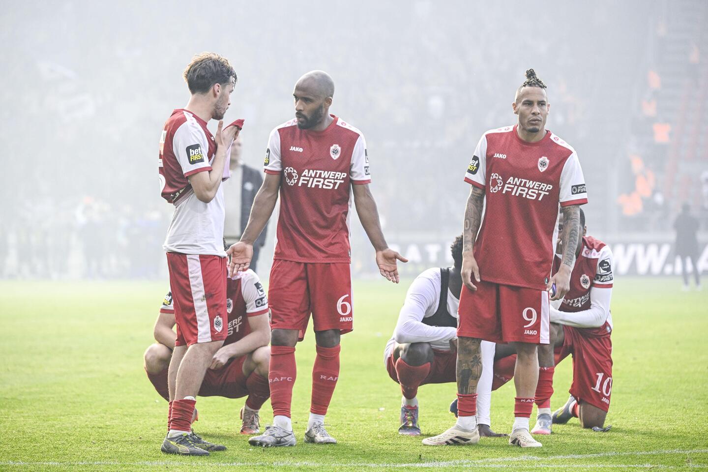 “De communicatie van Antwerp stoot me tegen de borst”: merkwaardige exit van Jelle Bataille doet ...